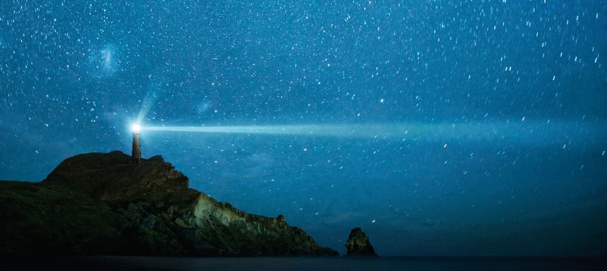 Om satellitter, kanoner og raketter